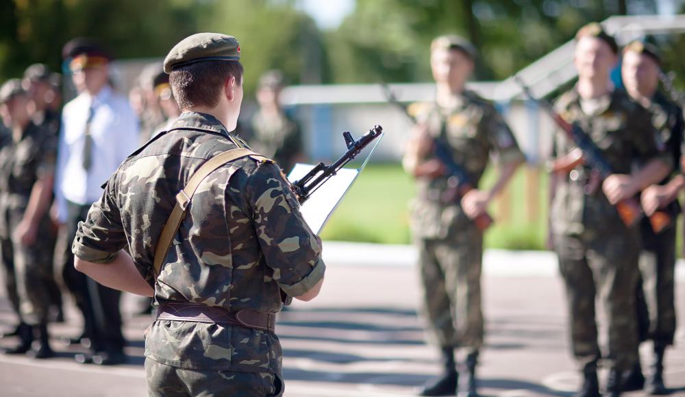 What does a Military Medic do? (with pictures)