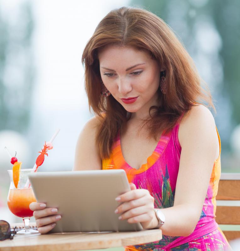 How Do I Follow Mobile Advertising Trends? (with pictures)